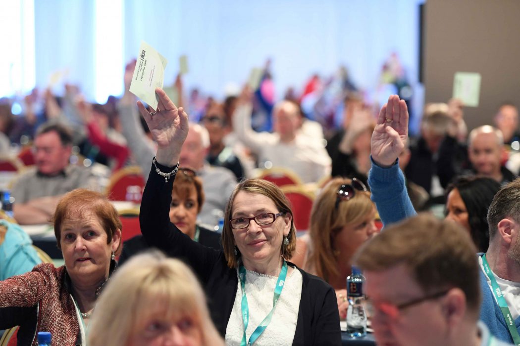 Union fears blow to gender pay gap progress - Forsa