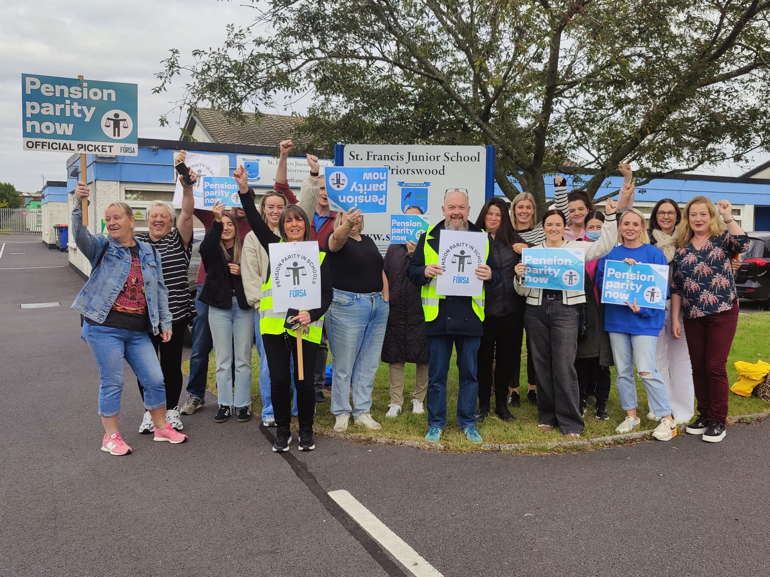 Photos: Strikes for Pension Parity by School Secretaries and Caretakers ...
